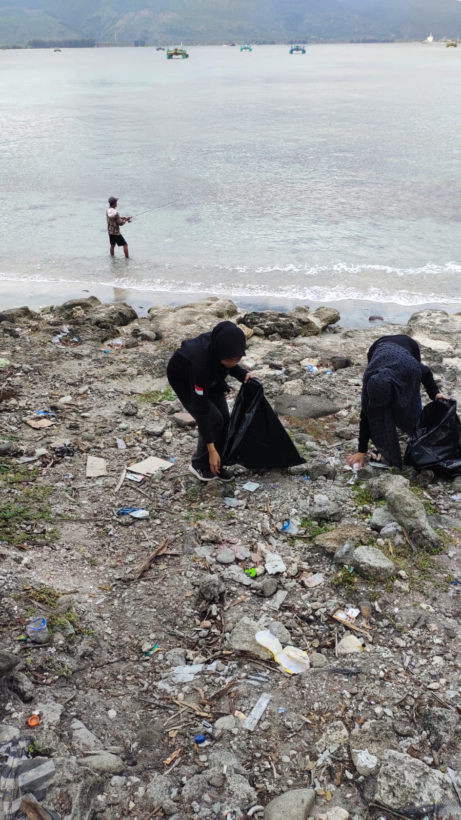 KERESAHAN TERHADAP SAMPAH DI PANTAI INONG BALE, ACEH BESAR